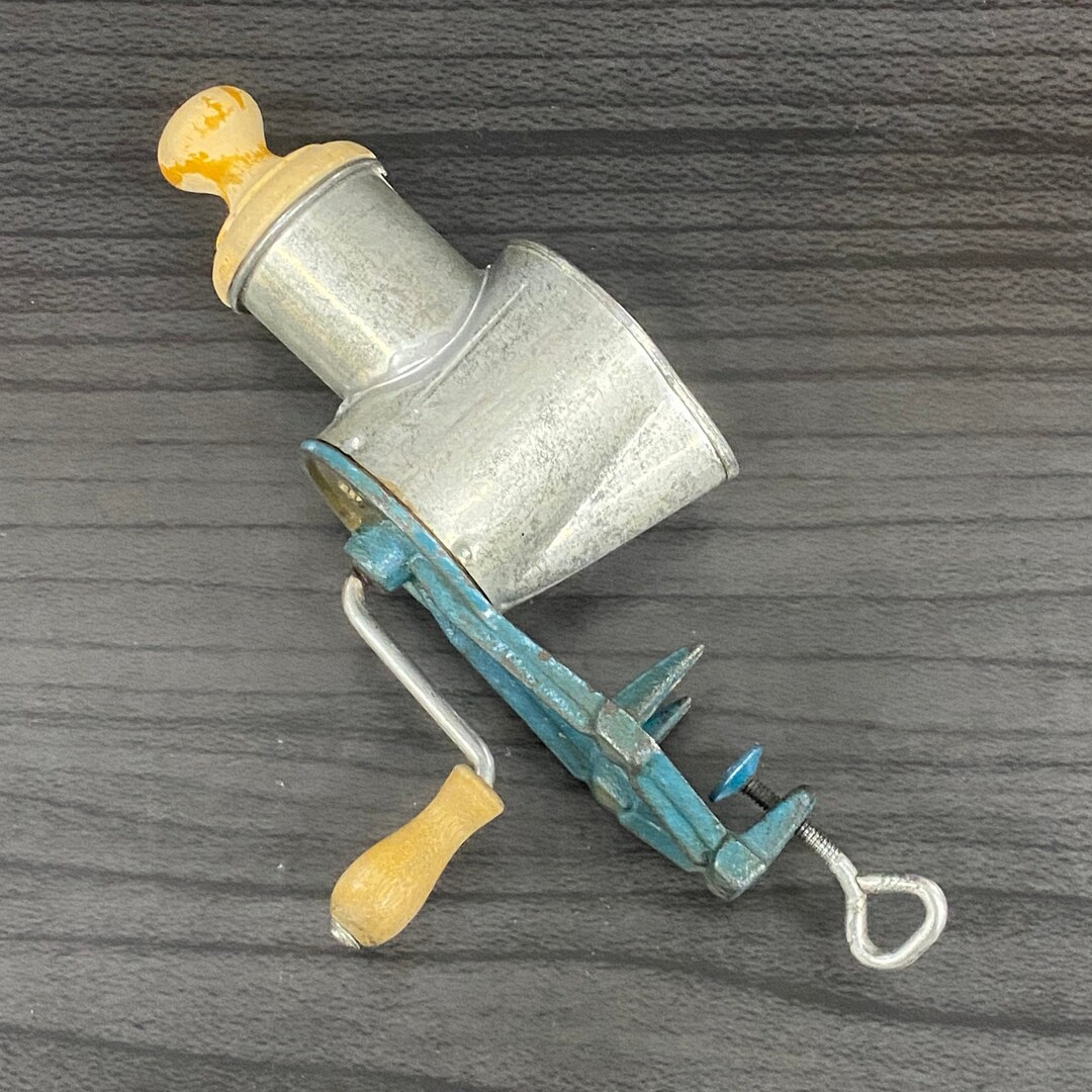 Antique Nut Grater Spice Chopper Mechanical Nutmeg Grinder Spice Mill ...