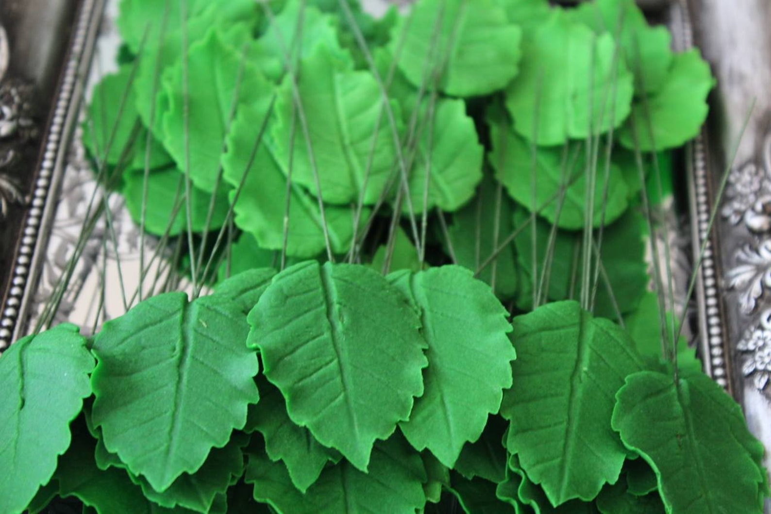 SMALL, MEDIUM, LARGE Sugar/edible Leaves, Set of 9. Cakes/cake Toppers ...