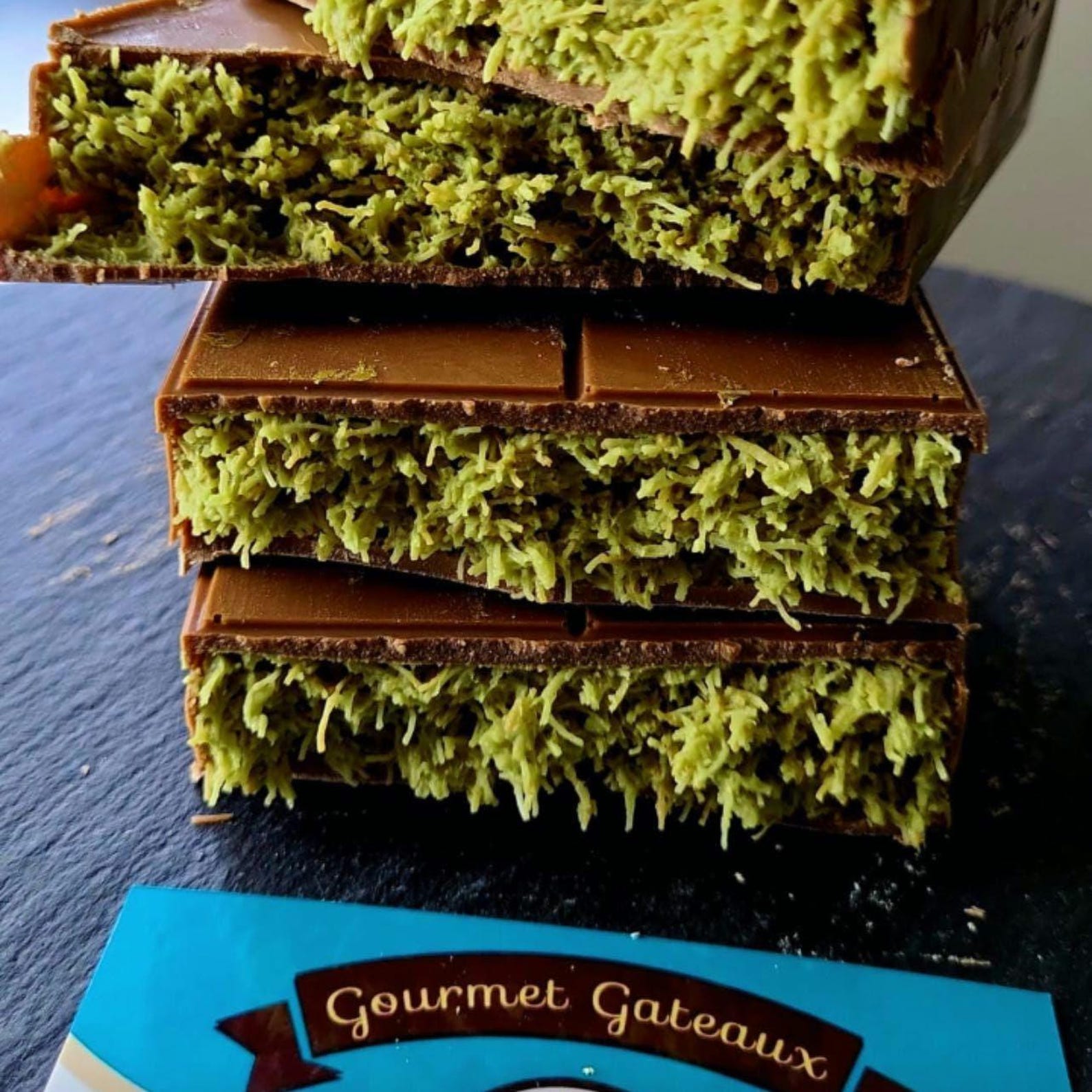 VIRAL DUBAI CHOCOLATE Bar, Luxury Chocolate Filled With Crispy, Crunchy ...