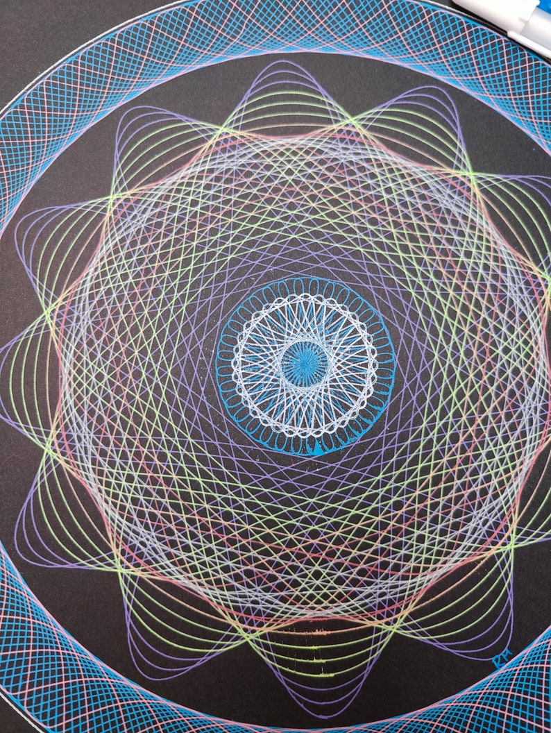 Handdrawn Spirograph Art in GOLDEN Style Real Physical Wall Art DIN A3 - Etsy