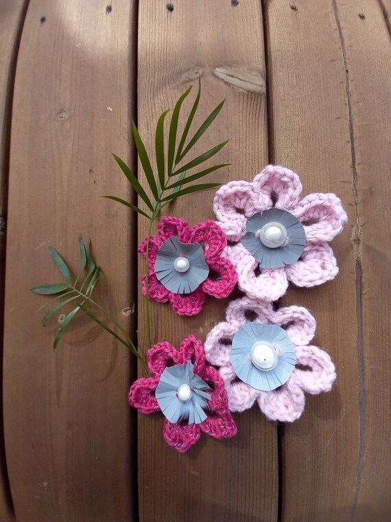 A Pair of Light Reflective Flower Pins - Etsy