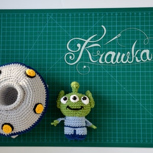 Crochet PATTERN No 2403 UFO Alien Crochet Pattern by Krawka - Etsy