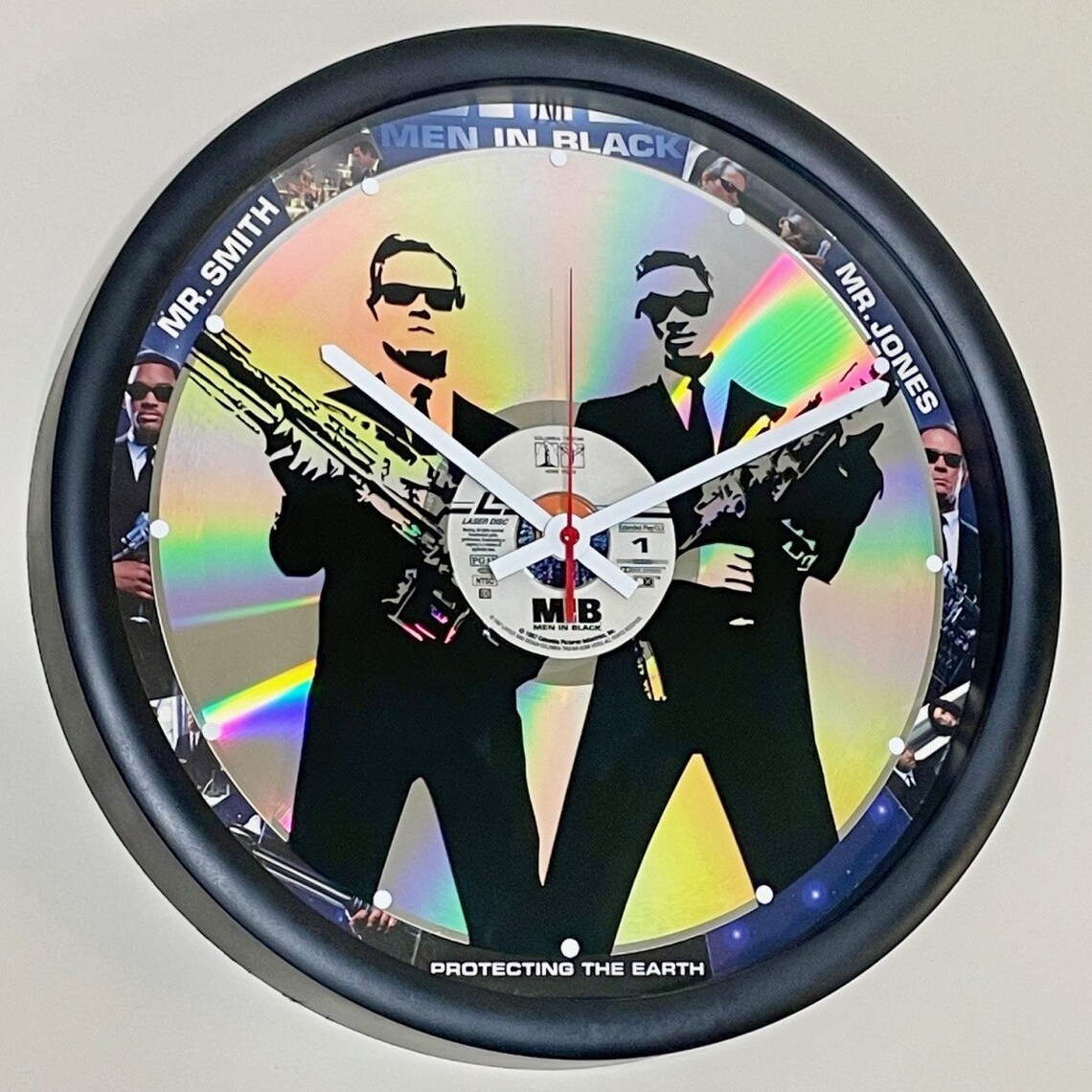 Men in Black Movie Laser Disc 15" Wall Clock, Will Smith, Tommy Lee ...