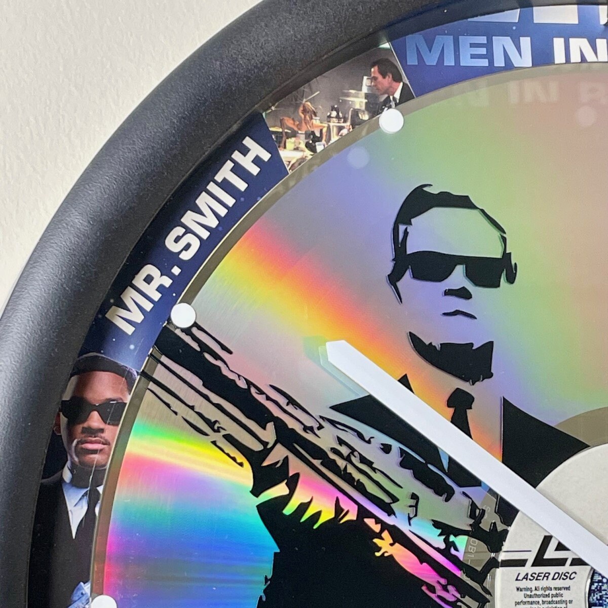 Men in Black Movie Laser Disc 15" Wall Clock, Will Smith, Tommy Lee ...