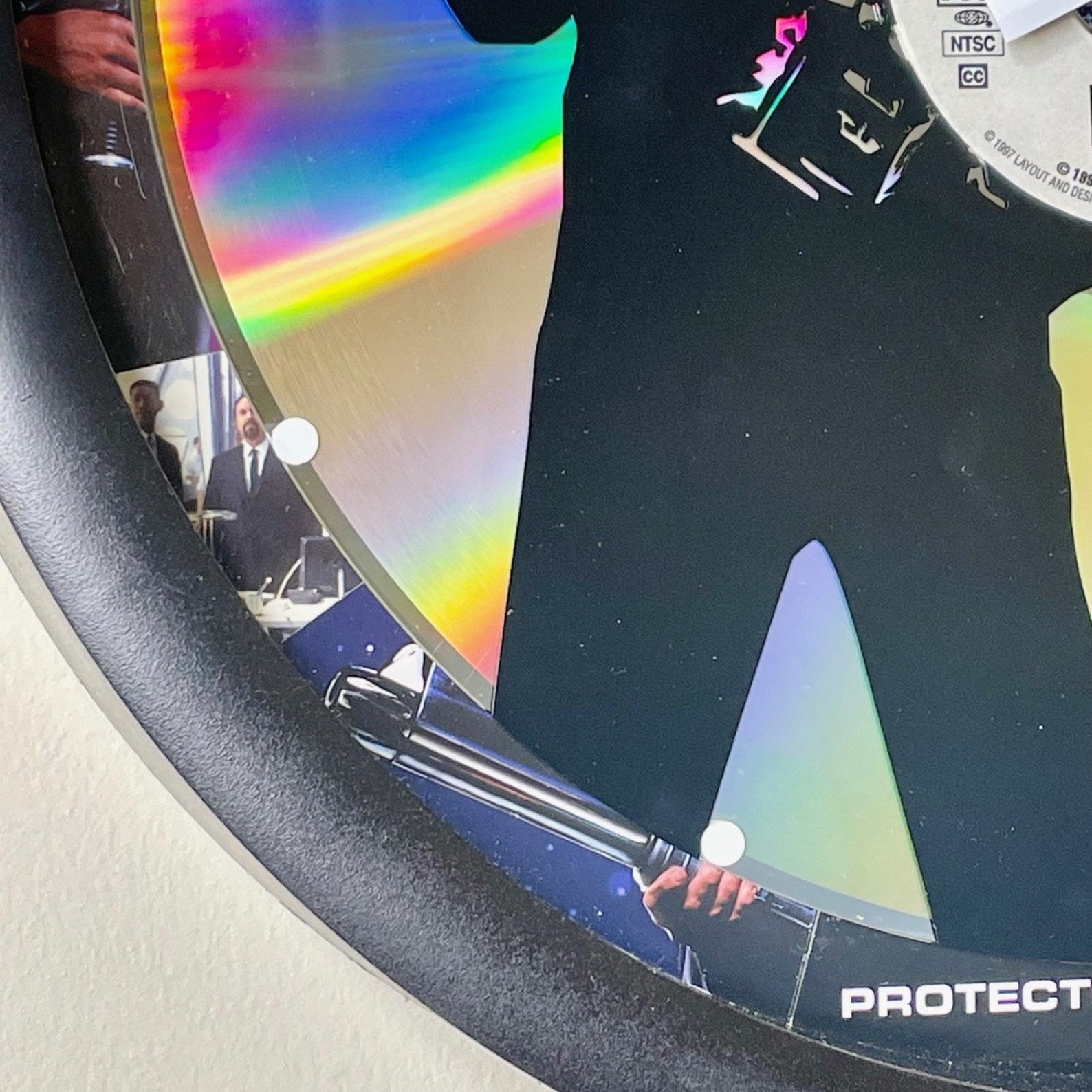 Men in Black Movie Laser Disc 15" Wall Clock, Will Smith, Tommy Lee ...