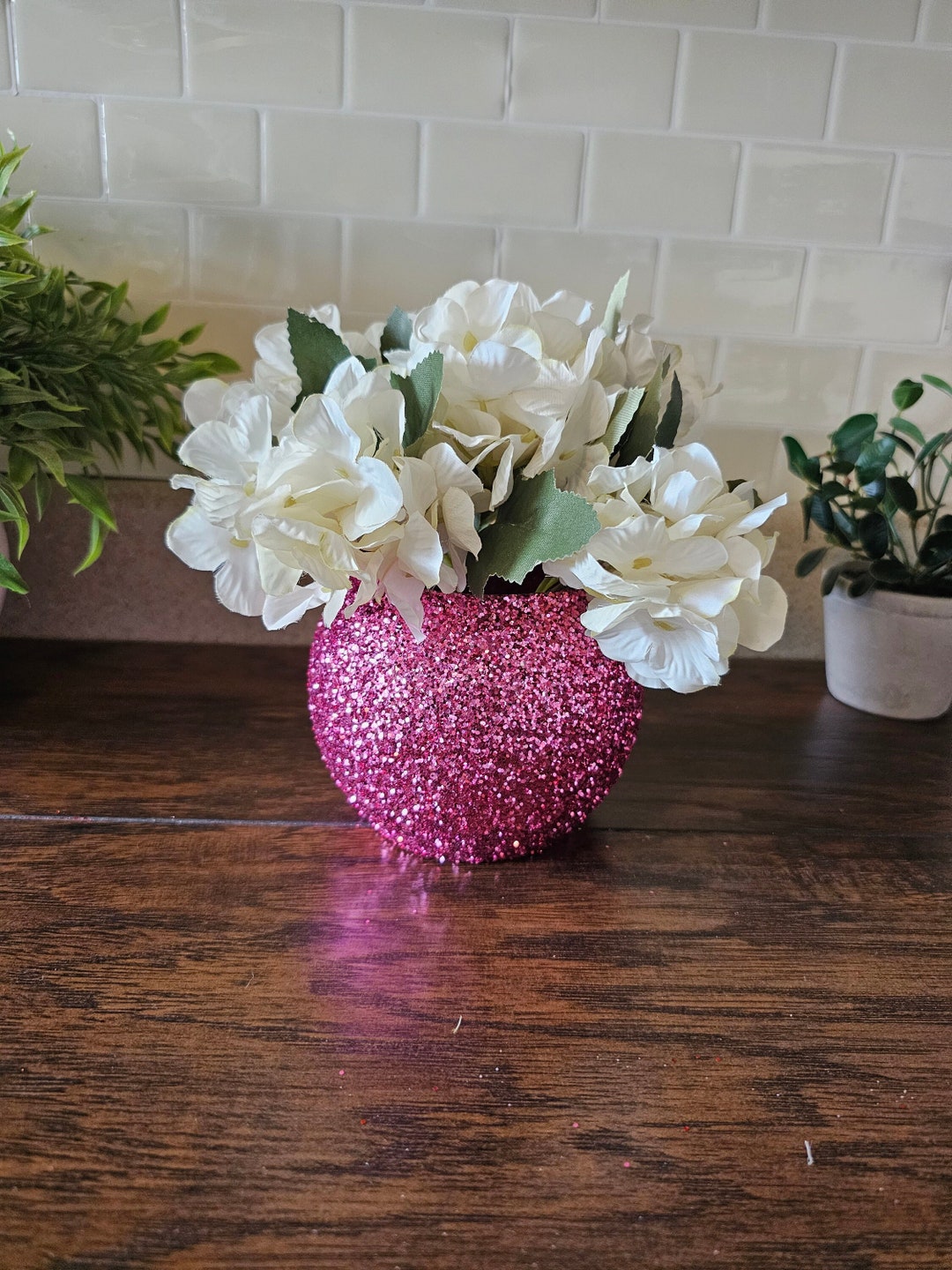 Set of 5 Sparkly Fuschia Glitter Bubble Vases, Weddings, Birthdays ...
