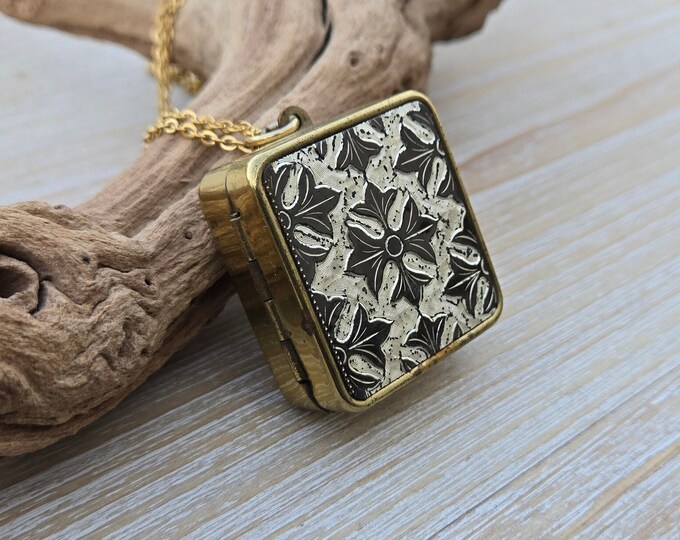 Vintage Gold Music Box Locket. Love Story. Gift for Mom, Birthday ...