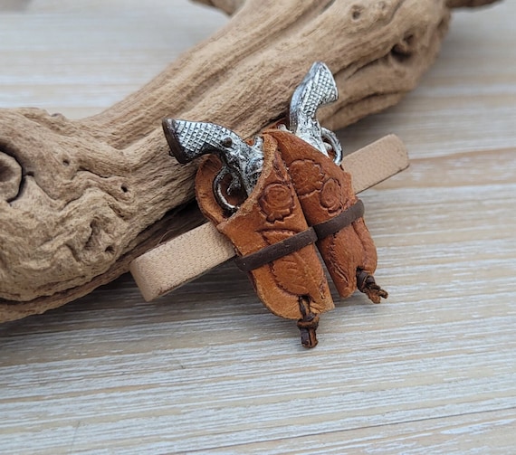 RARE! Vintage Gun Tie Clip, With Leather Holster. Gif… - Gem