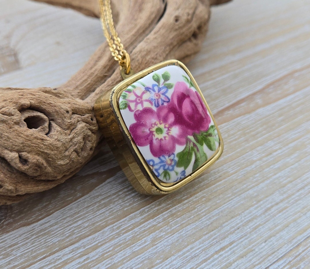 Vintage Flower Music Box Pendant. Plays Love Story. Gift for Mom ...