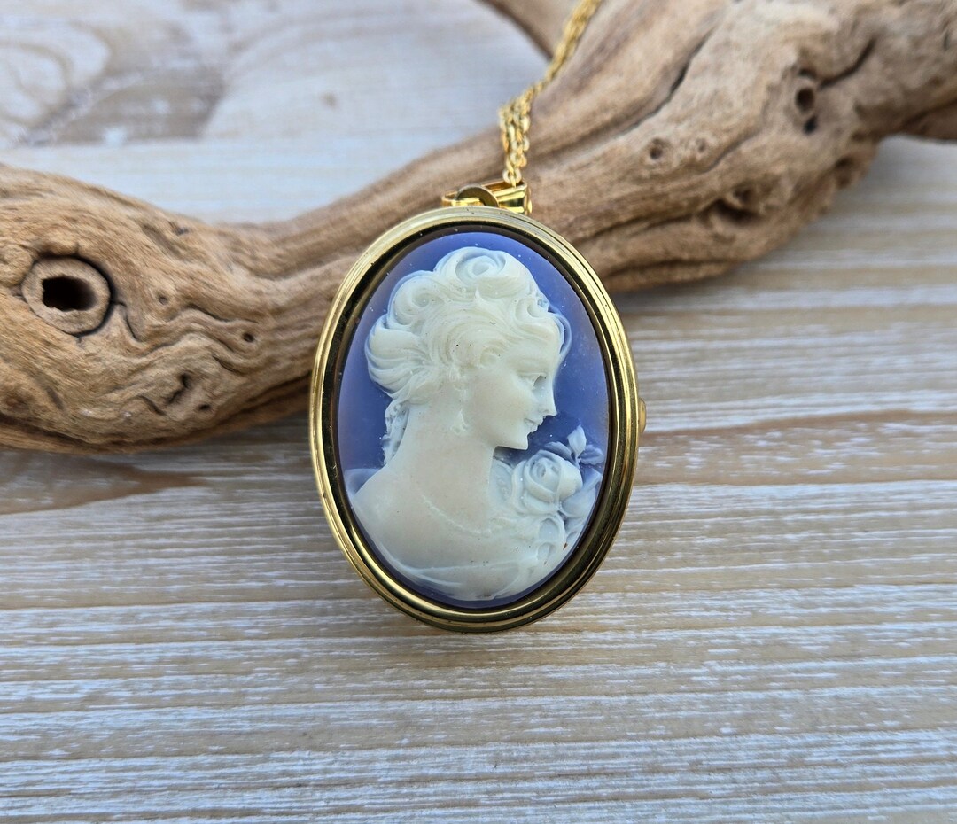 Vintage Cameo Music Box Pendant, Photo Locket. Love Story. Gift for Mom ...