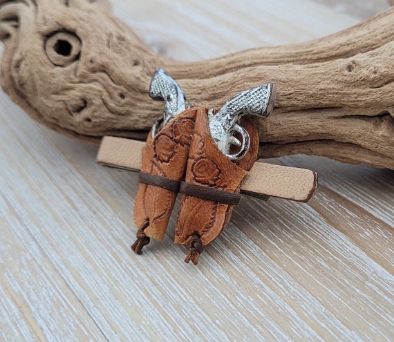 RARE! Vintage Gun Tie Clip, With Leather Holster. Gif… - Gem