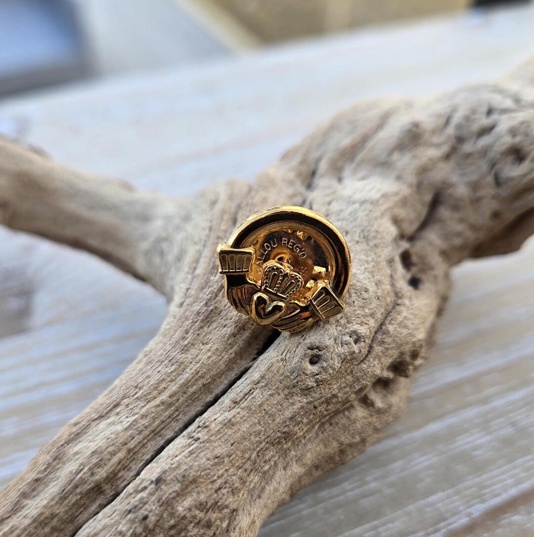 Vintage Claddagh Pin. St. Patrick's Day, Anniversary, Love, Loyalty ...