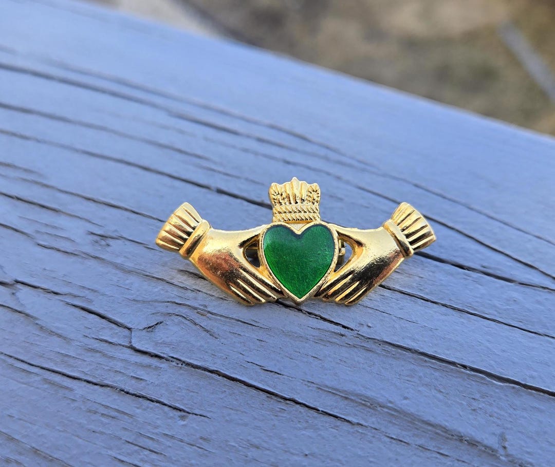 Vintage Claddagh Pin. St. Patrick's Day, Anniversary, Love, Loyalty ...