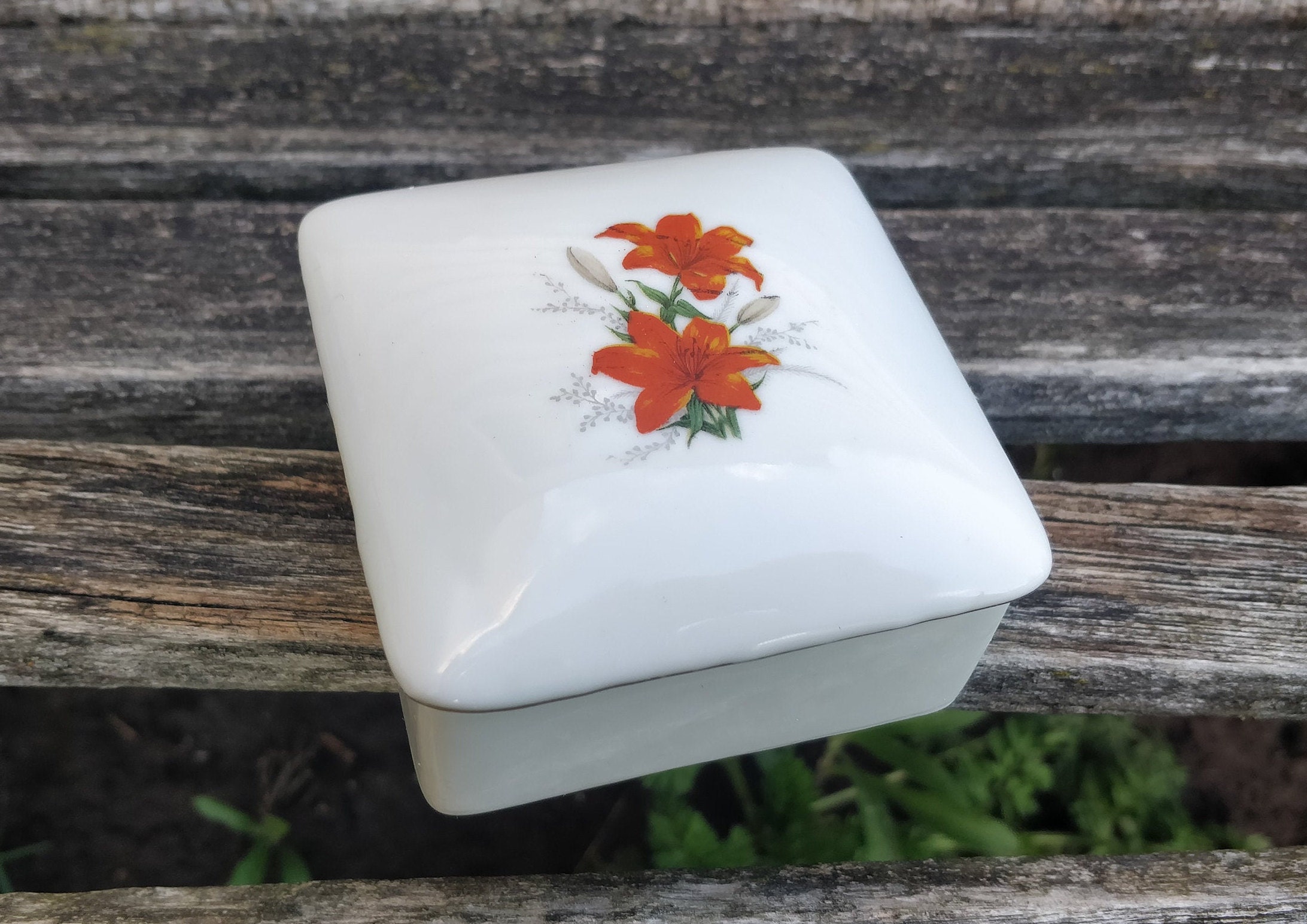Vintage Lily Trinket Box. Flower Box. Gift for Her Gift for - Etsy