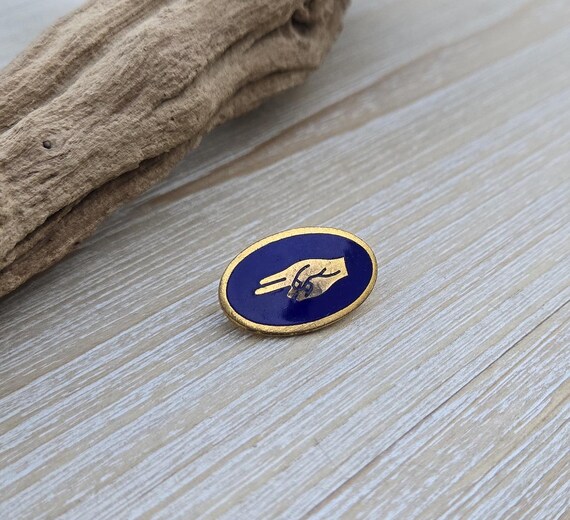 Vintage Girl Scout Pin. Brownie Pledge Pin. Collectab… - Gem