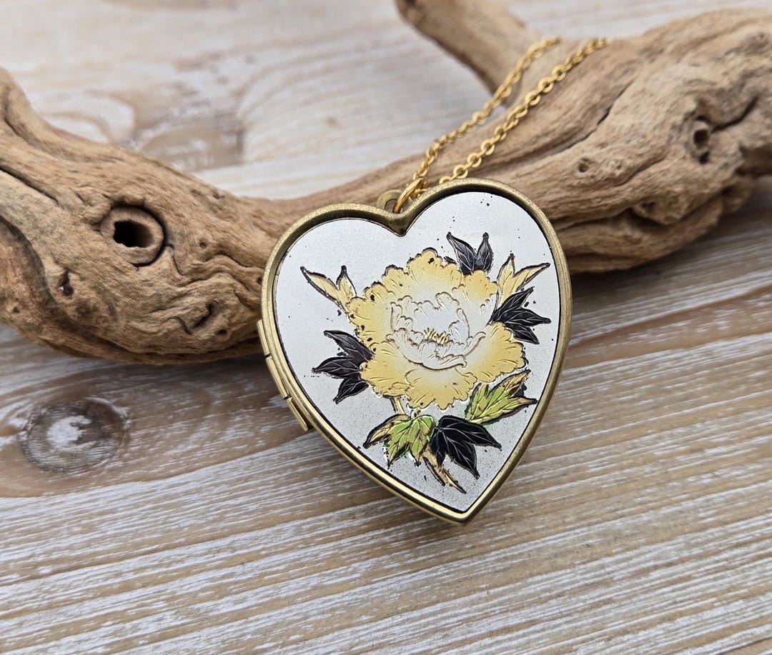 Vintage Heart Music Box Locket. Photo Locket. Gift for Mom, Birthday ...