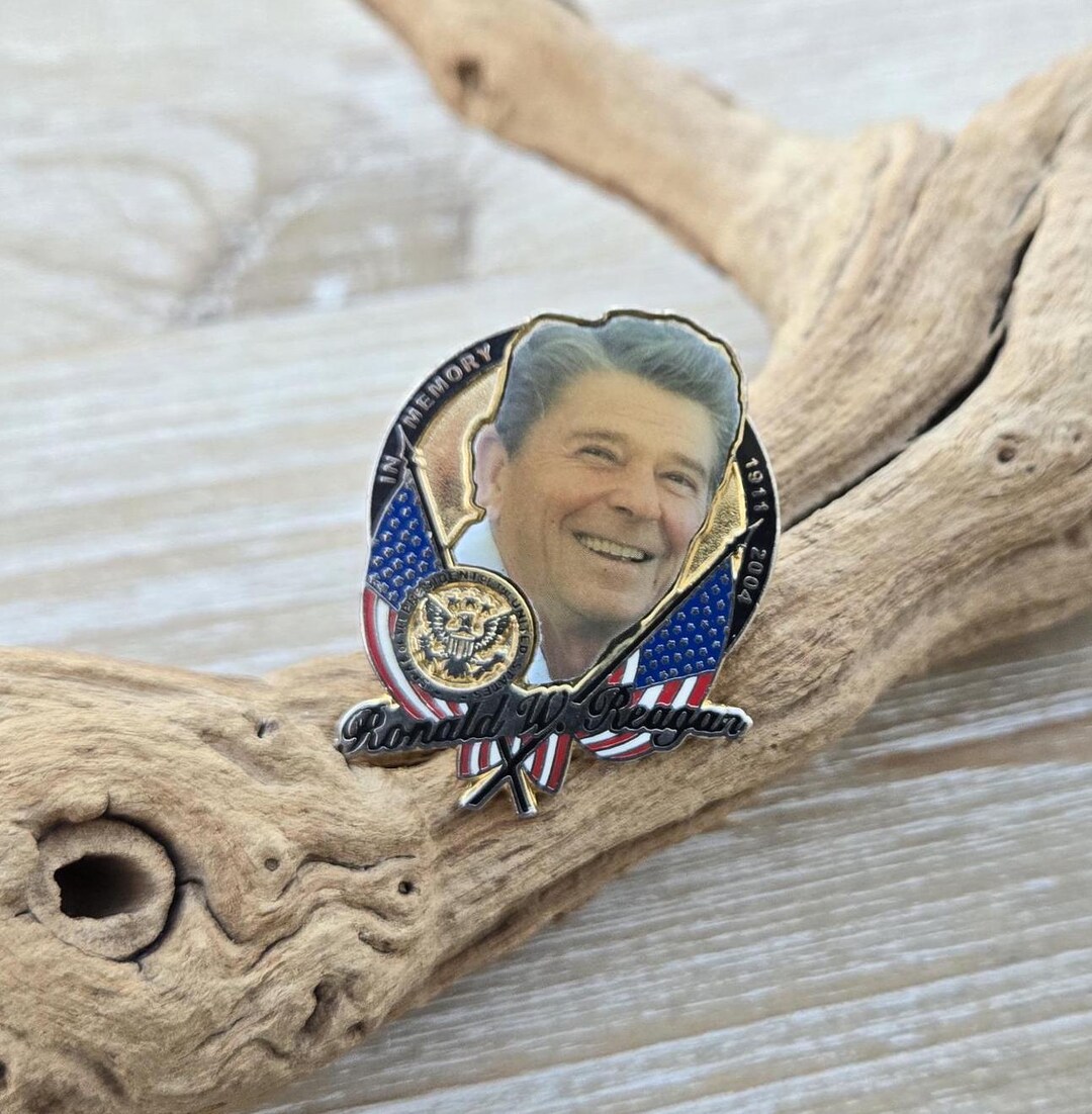 Vintage Ronald Reagan Memorial Pin. Collectable Americana. President ...