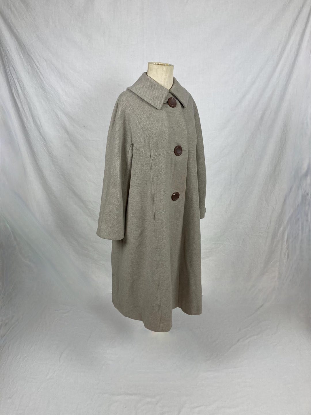 Vintage 60s Womens Coat Overcoat Style 1960s Big Buttons Ribbed Grey ...