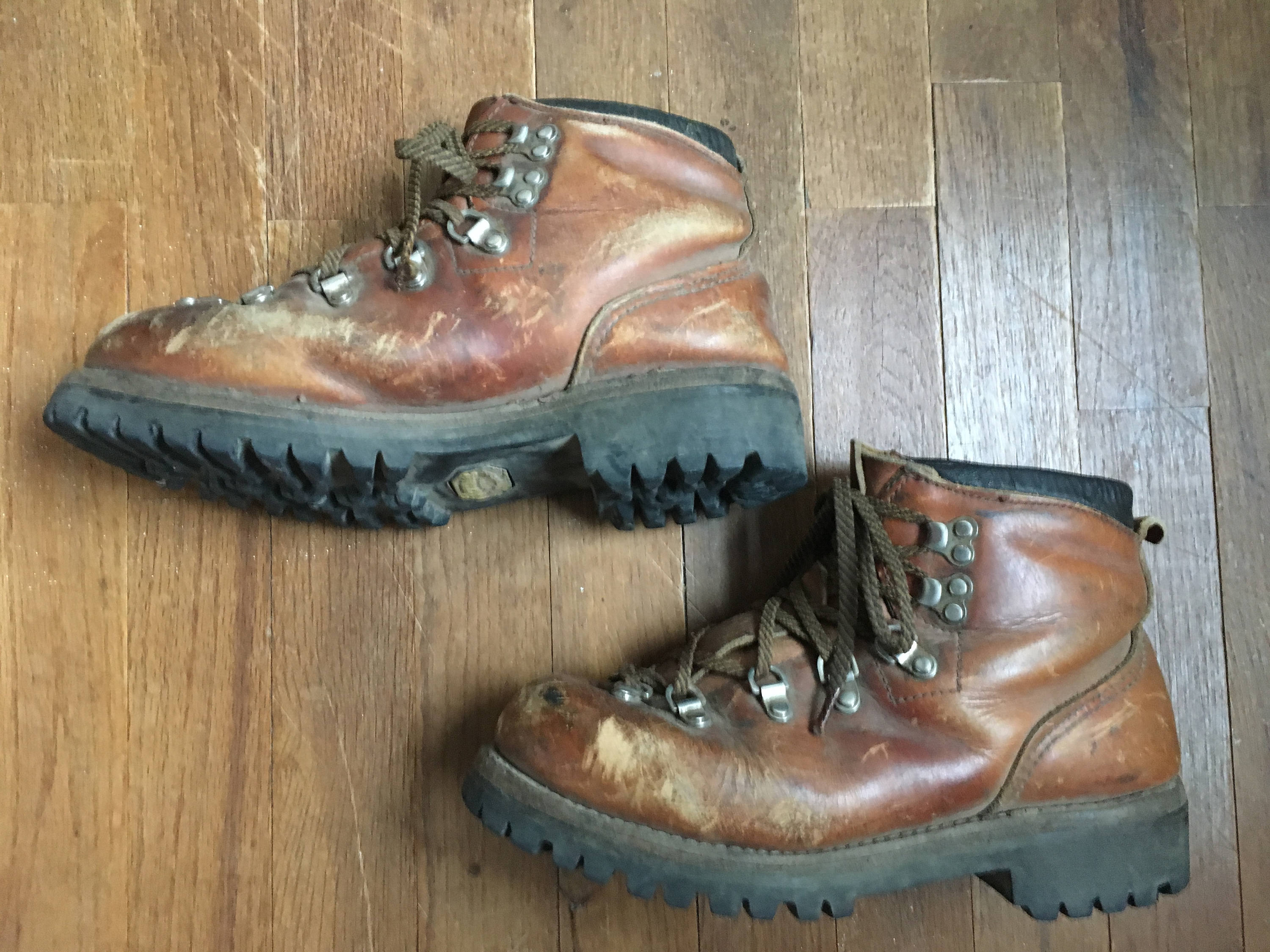 Vintage red wings irish setter sport dog tag boot leather | Etsy