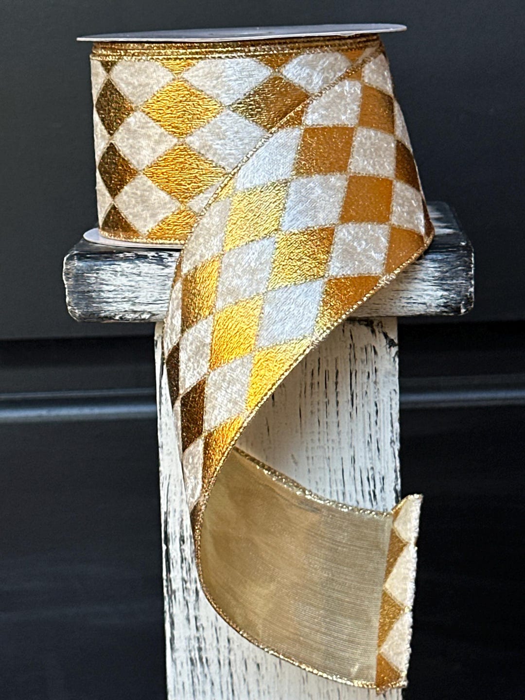 2.5 Inch White and Gold Harlequin Diamond Pattern Ribbon, Premium Wired ...