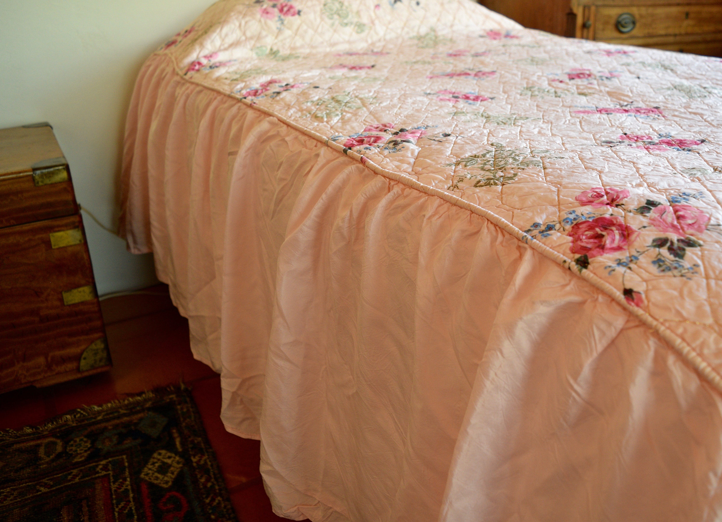 Vintage 1940s-1950s Bedspread/ Pink Roses on Peach Satin Floral Bed ...