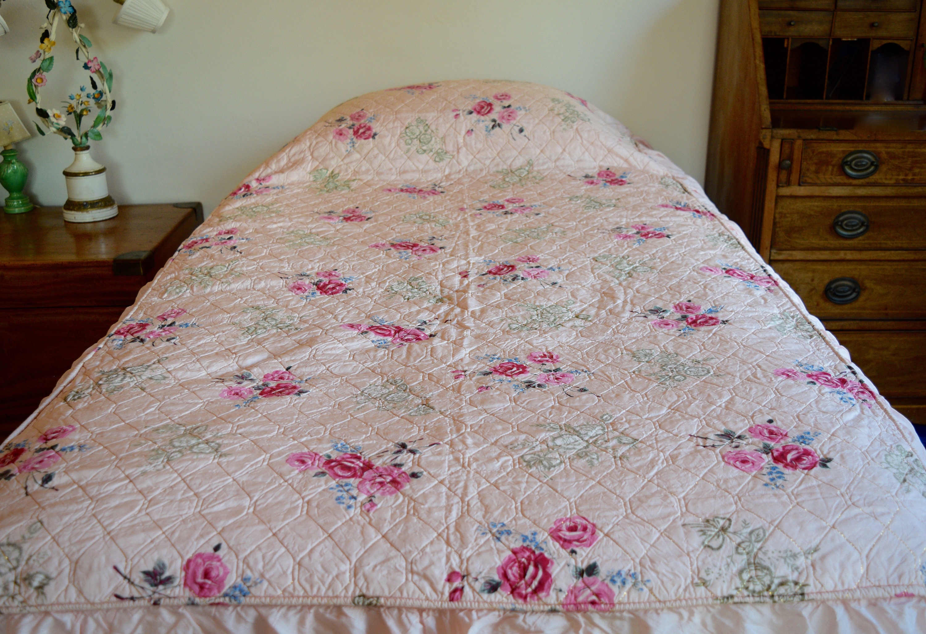 Vintage 1940s-1950s Bedspread/ Pink Roses on Peach Satin Floral Bed ...