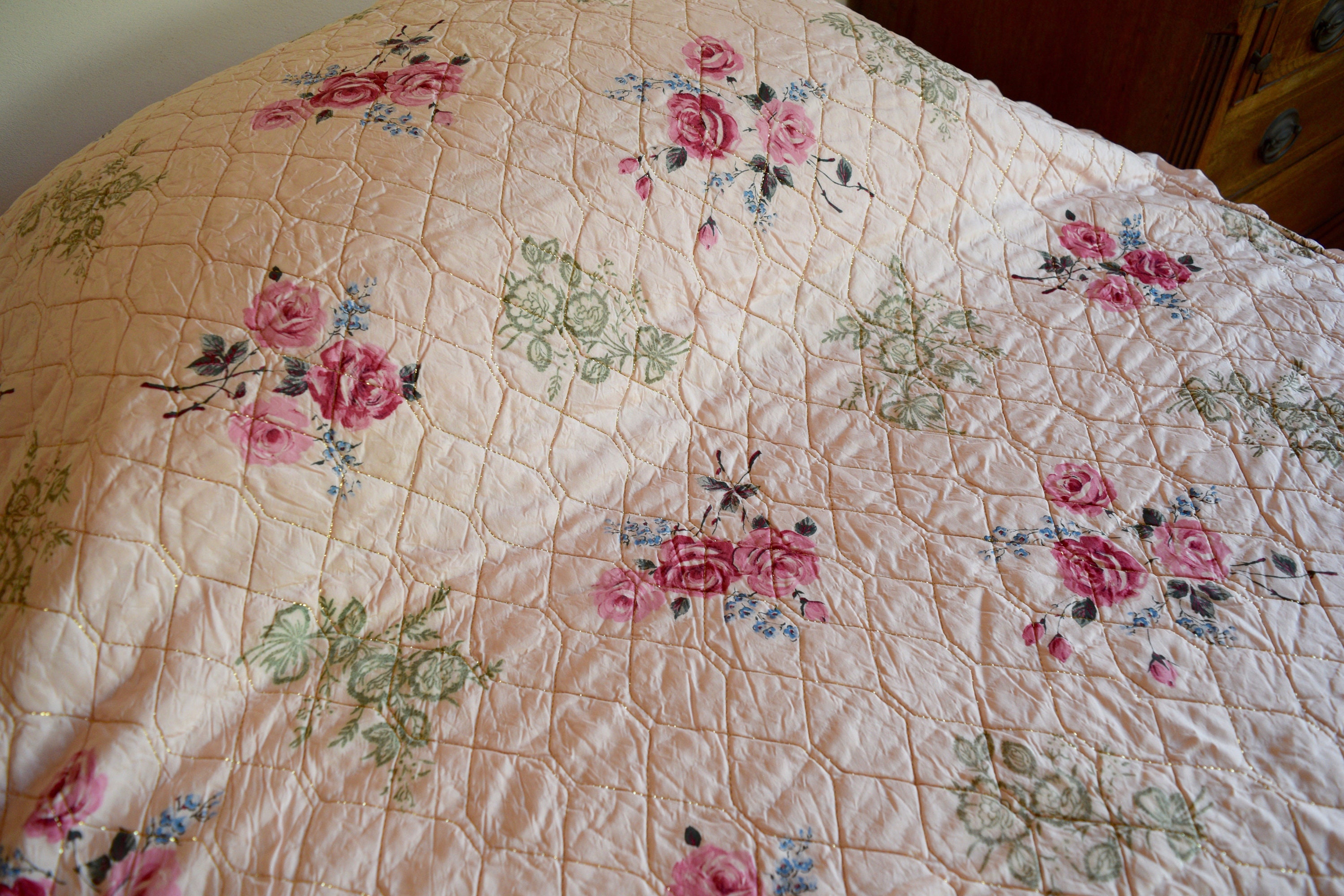 Vintage 1940s-1950s Bedspread/ Pink Roses on Peach Satin Floral Bed ...