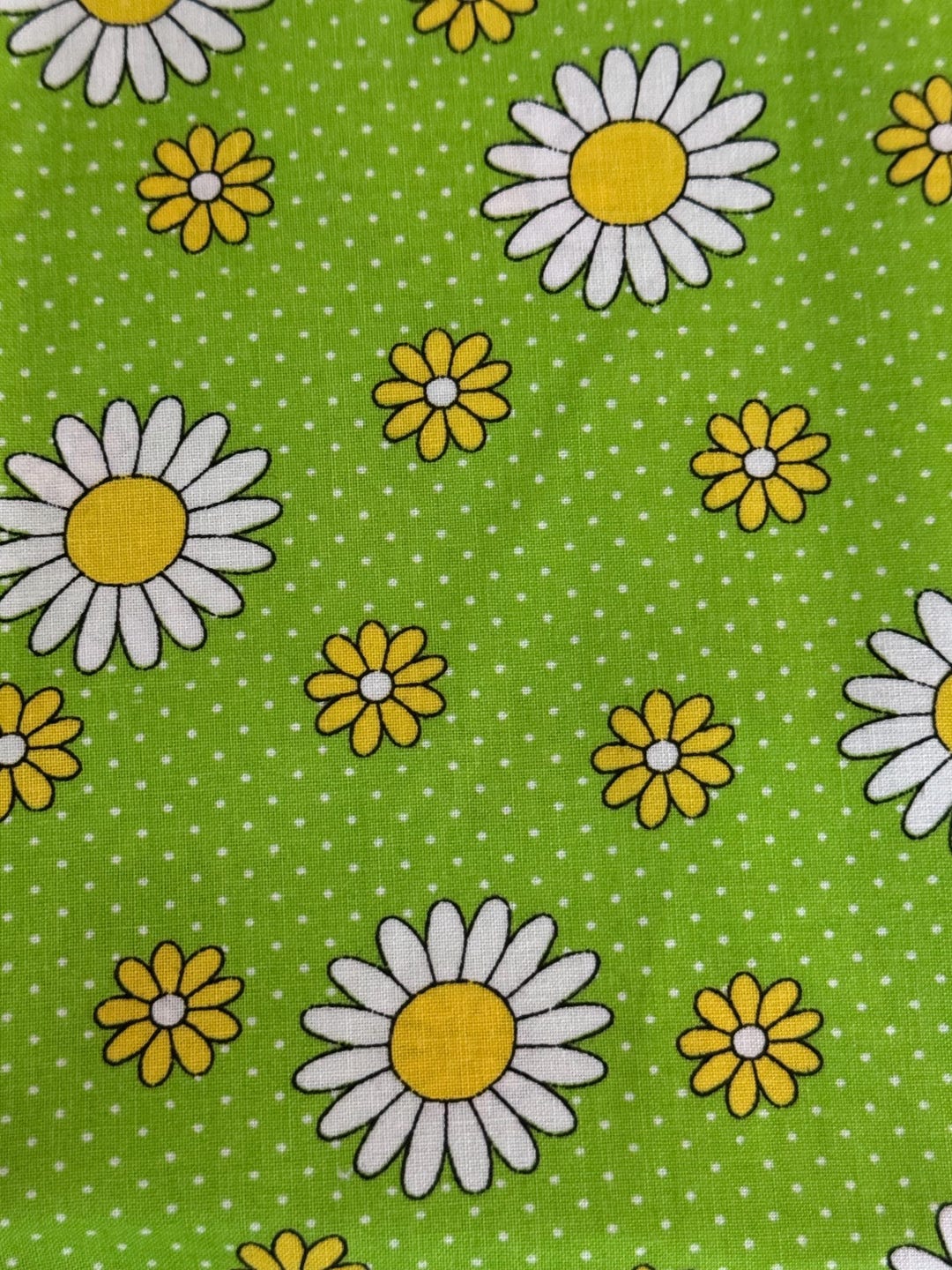 Cotton Lime Green Daisy Fabric Flowers Springs Industries 3375 Spring ...