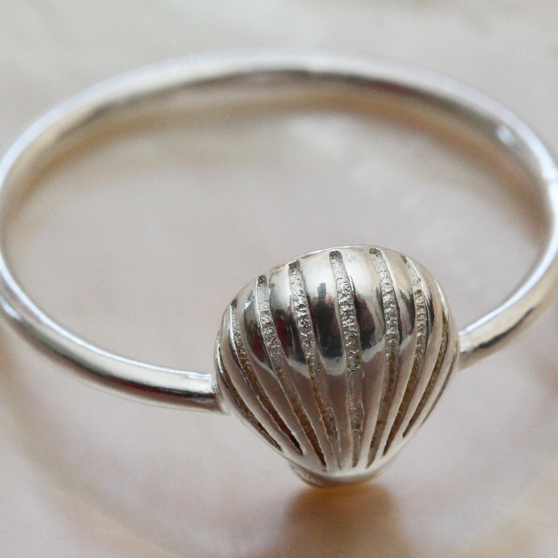 Silver Seashell Ring - Etsy