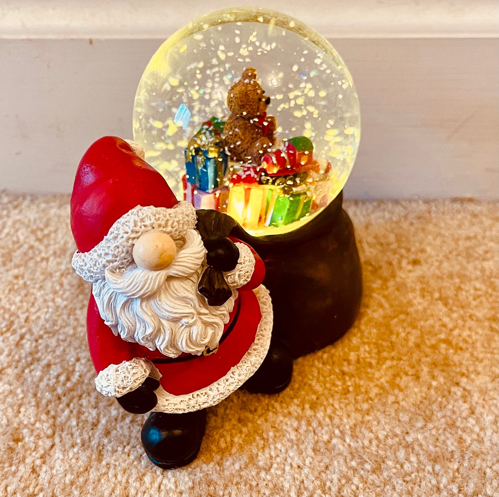 Santa Christmas Snow Globes