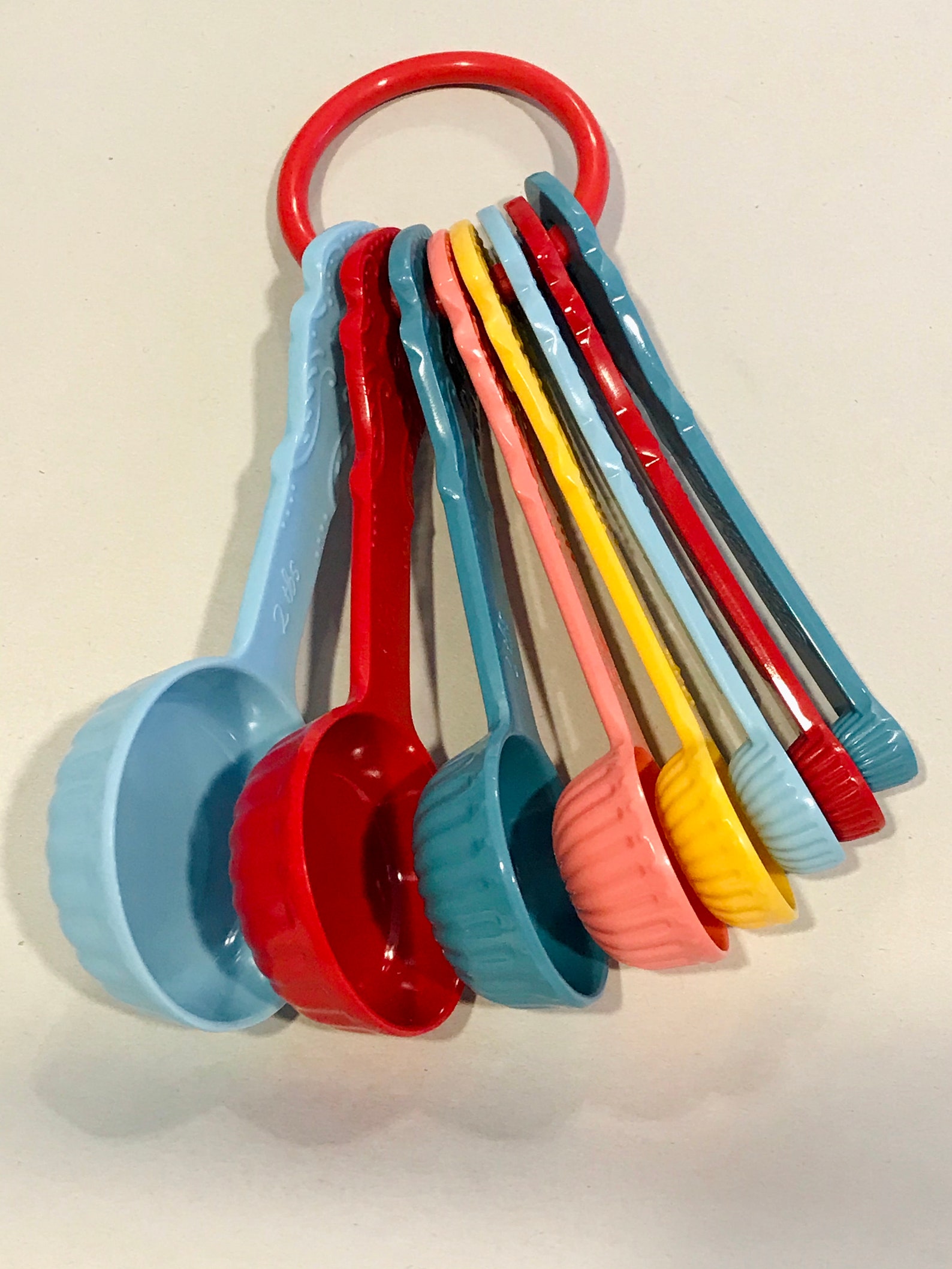 8 Piece Farmhouse Measuring Spoon Set, Colorful Melamine by the Pioneer ...