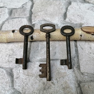 3 Cast Iron Metal Keys Wedding Decor Lot of 3 Antique Skeleton Keys ...