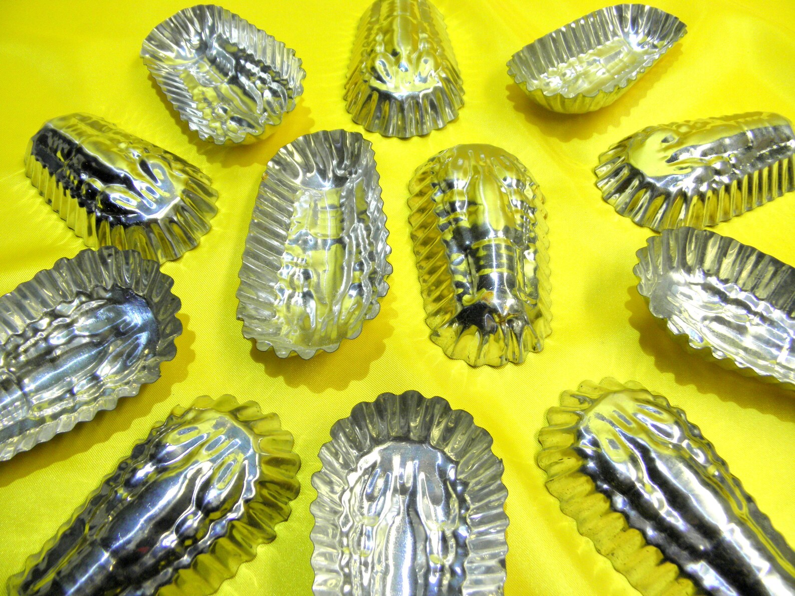 12 Vintage Small Pastry Tin Molds Set of 12 Candy Jello | Etsy