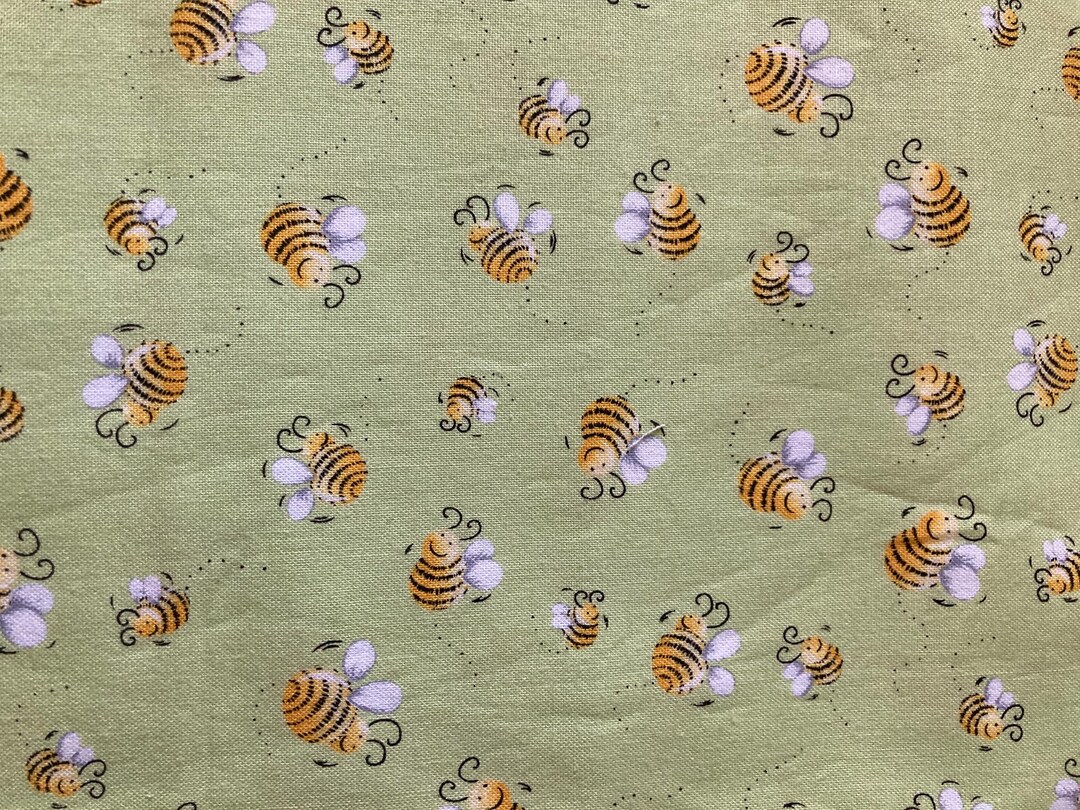 Cute Bumblebee Fabric by World of Susybee for Clothworks, Quilting ...