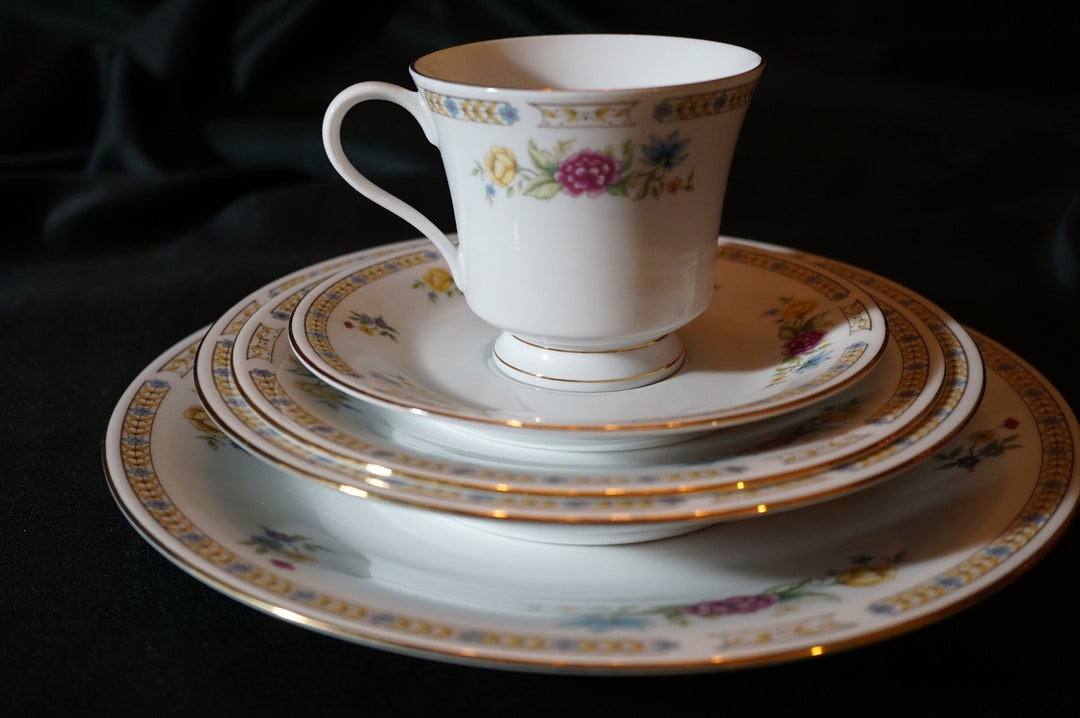 Make an Offer Vintage Liling China Yung Shen Ling Rose Pattern Fine ...