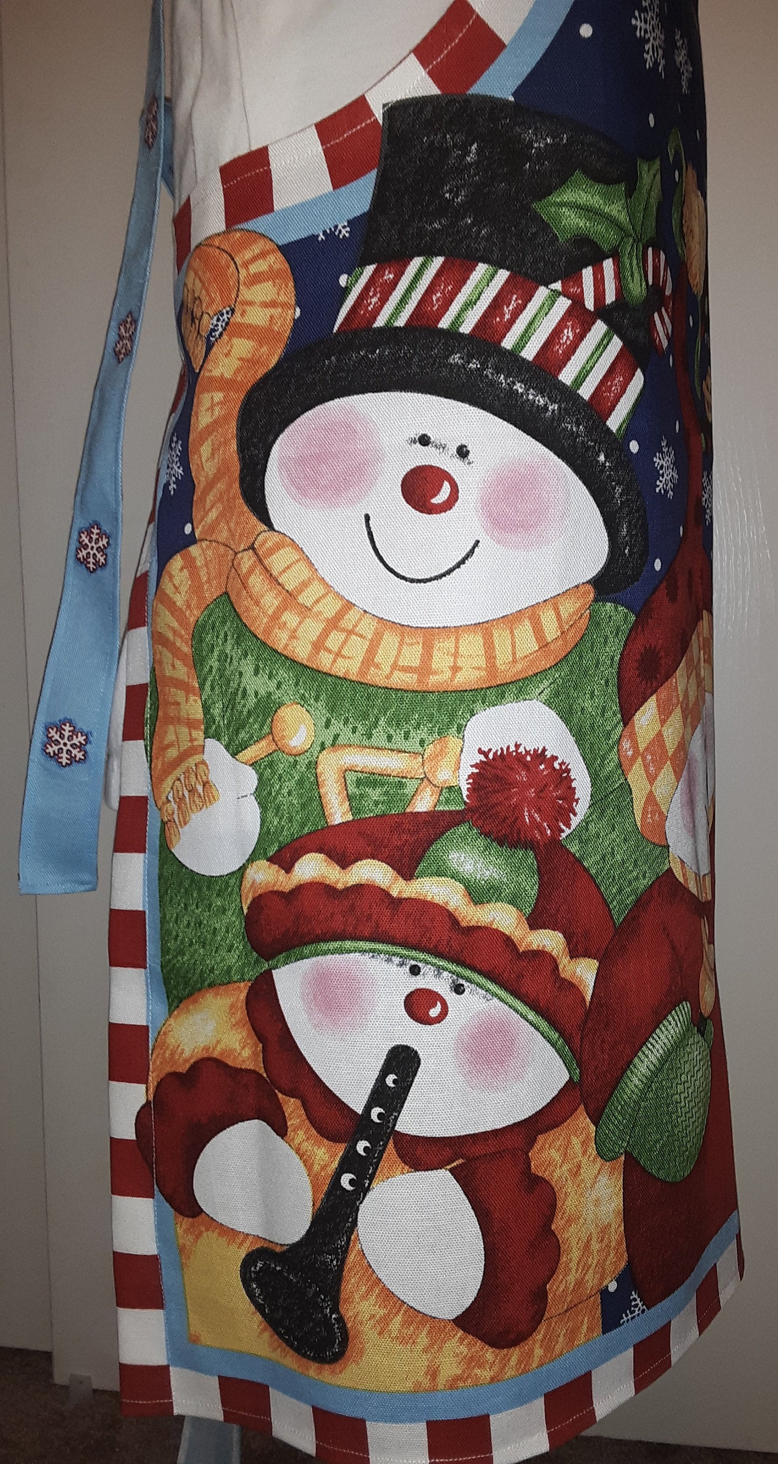 Caroling Snowmen Apron + Matching Potholders - Etsy