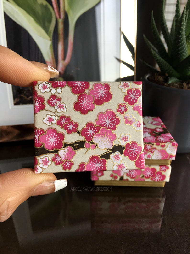Small Floral Gift Box: Pink/gold/white/cream (40x50x16mm) - Etsy
