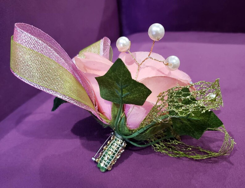 Pink Tea Rose Corsage With Ivy - Etsy