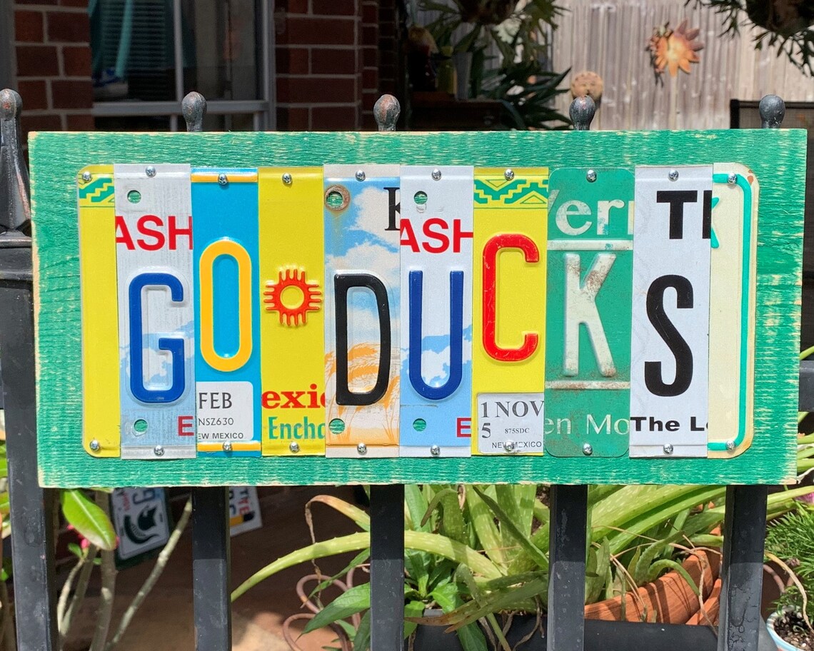 GO DUCKS University of Oregon License Plate Sign Bar Decor - Etsy