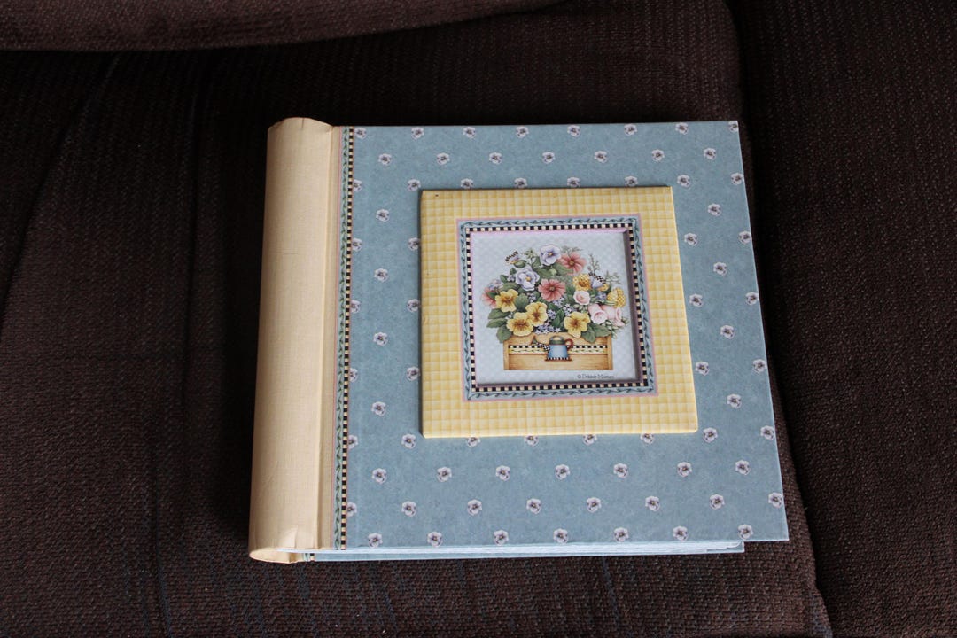 Debbie Mumm's Spring Bouquet Greeting Card Organizer - Etsy