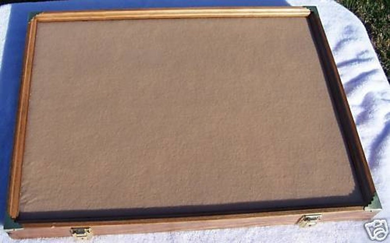 ARROWHEAD DISPLAY CASE 18x24x2 Wall Mount Locking Badges Awards Medals ...