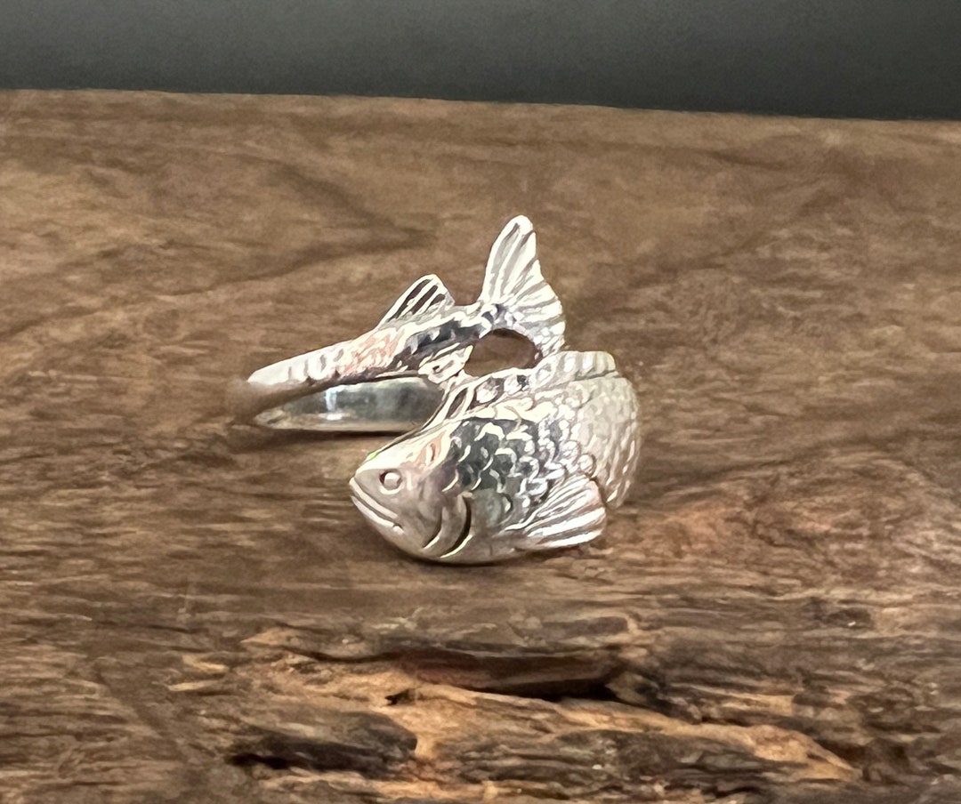 Silver Fish Ring // 925 Sterling Silver // Sizes 5 to 10 - Etsy