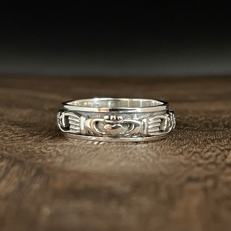 Custom Claddagh Ring - Etsy