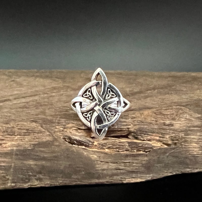 Celtic Witch Knot Band Ring - Etsy