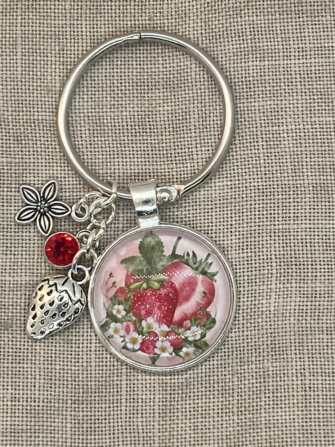 Strawberry Bunchthemed Thread Keep-strawberry Bunch Themed Floss Ring ...