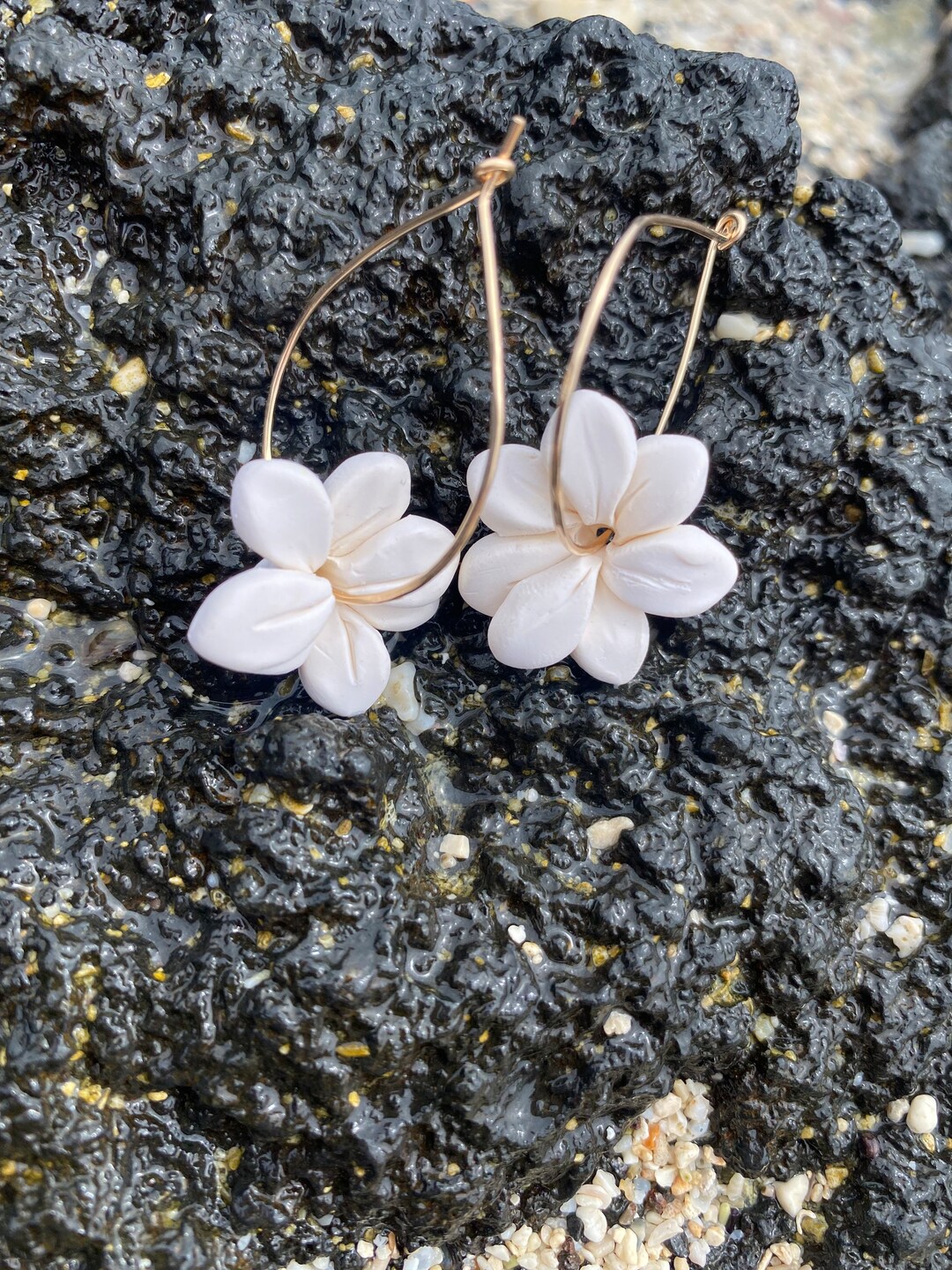 Pikake Bloom Polymer Clay Earrings on 14K Gold Filled Hoops - Etsy