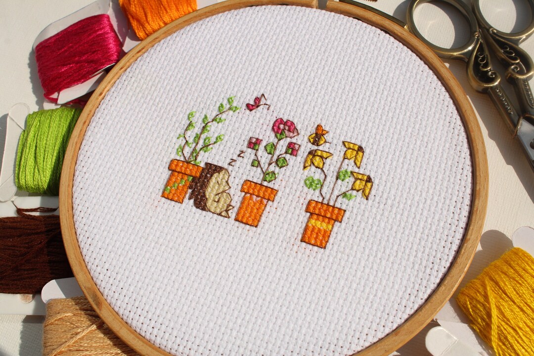Hedgehog Cross Stitch Pattern, Flower Pots, Cute Cross Stitch, Animal ...