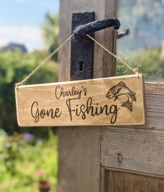 Wood Fish Sign Hanging Sign Fish Hi Res Stock Photography And Images