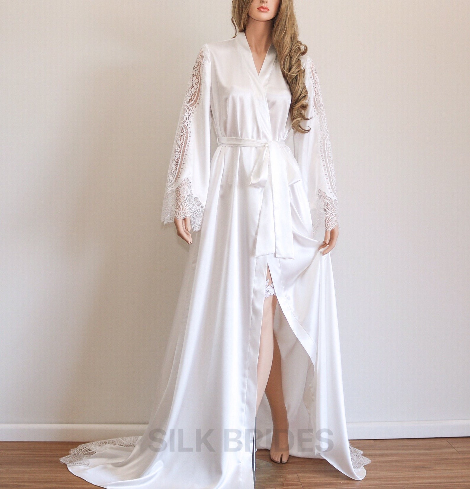 New Long Bridal Robe With Train, White Maxi Dressing Gown, Luxury ...