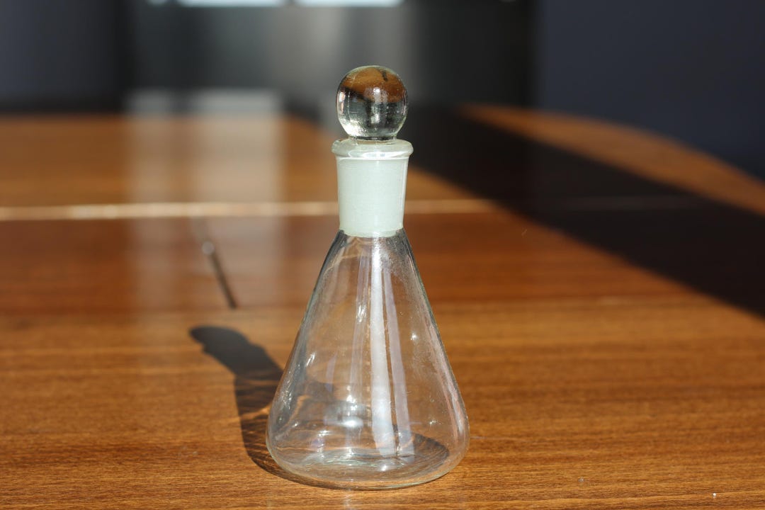 Vintage Laboratory Flask With Glass Stopper, Bulb, Scientist Glass ...